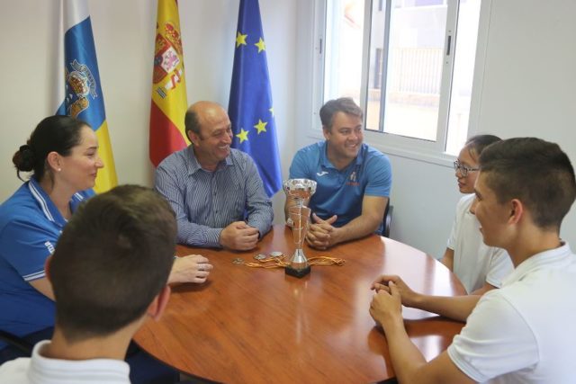 Deportes felicita al club de karate Shurite tras lograr la medalla de ...